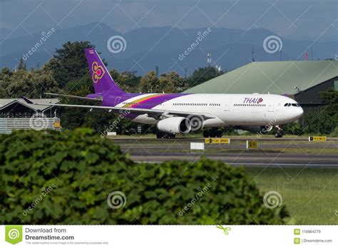 Aeroplano De Thai Airways International Airbus A Imagen De Archivo Editorial Imagen De