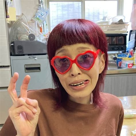 井内多英子 Taecoiuchi On Threads