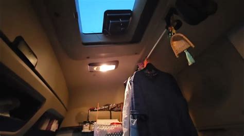 벤츠아록스2848 트럭 변신중 차량 실내 쾌적한 환경을 위해 환풍기 달기 이거하나면 끝 Youtube