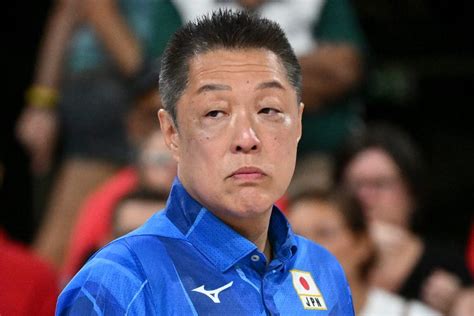 【写真】【火の鳥不倫】バレー女子日本代表監督・眞鍋政義氏が40代女性と不倫 代表合宿中に宿舎近くのホテルで逢瀬、選手や予定表に関する「情報漏洩