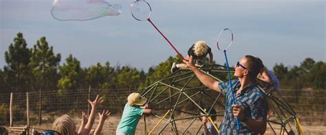 Crowdfunding do mês Jovem casal quer apoios para criar quinta comunitária em Aljezur