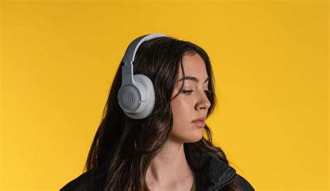 JBL Adds On Ear Over Ear Cans With Without ANC Pickr