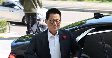 박지원 “김주애 김정은 후계자 아닐 것…유학 중인 아들 은폐”