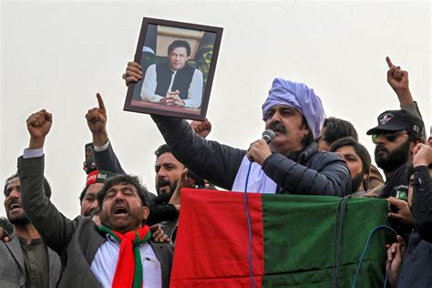 پی ٹی آئی کا لاہور جلسہ، مسلم لیگ ن اور پی ٹی آئی کے لیے ٹیسٹ کیس