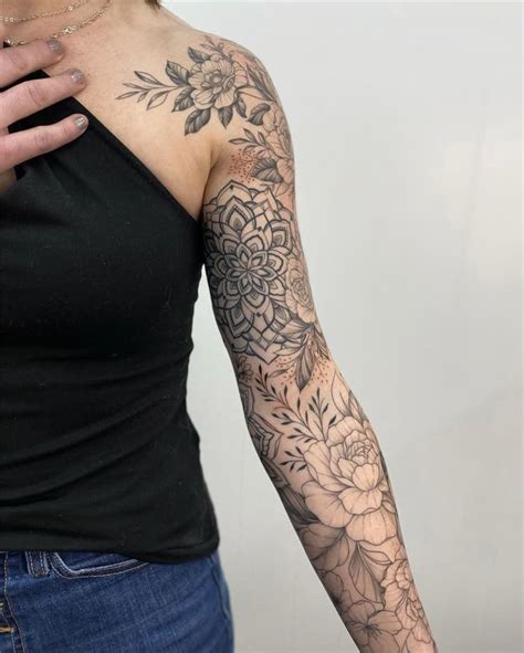 25 Cool Sleeve Tattoos Design Ideas For Women Feminine Tattoo Sleeves