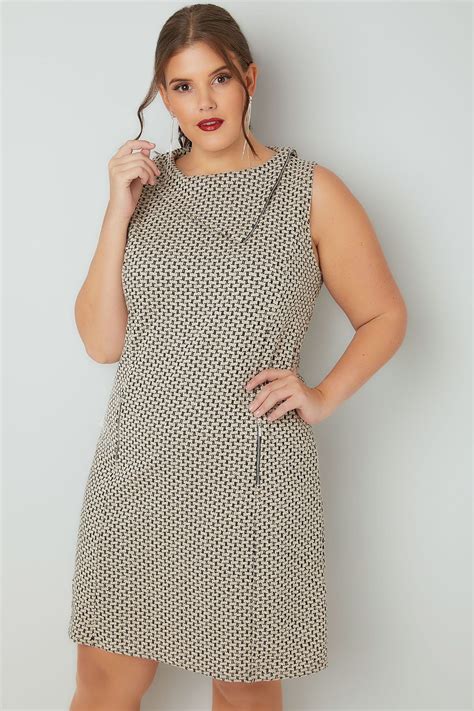 PAPRIKA Nude Black Sleeveless Pocket Dress With Folded Neck Plus Size To