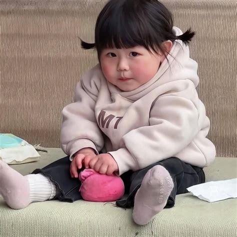 杨亦瑶 杨亦瑶 Added A New Photo