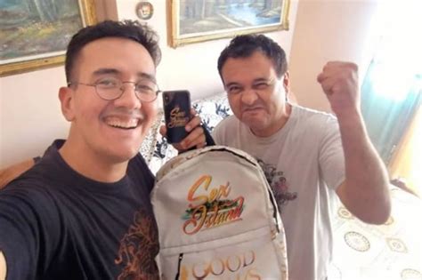 Adolescente Chileno Viajará Gratis A Polémica Isla Del Sexo — Radio