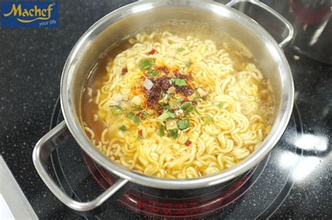 찬물에 라면을 넣어 라면 맛있게 끓이기