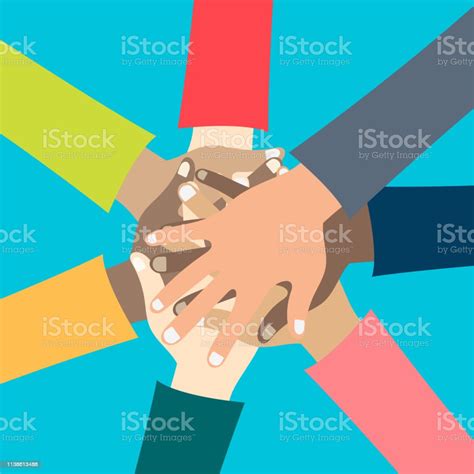 팀워크 개념입니다 단결과 팀워크를 보여주는 손의 스택과 친구 평면도 젊은 이들이 함께 손을 넣어 평면 벡터 일러스트 쌓아 올린