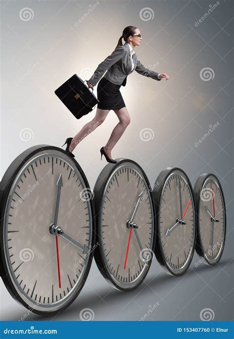 Concepto De La Gesti N De La Empresaria A Tiempo Foto De Archivo Imagen De Minuto Alarmar