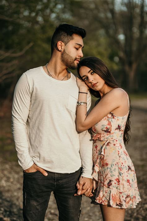 Candid Couple Poses Artofit