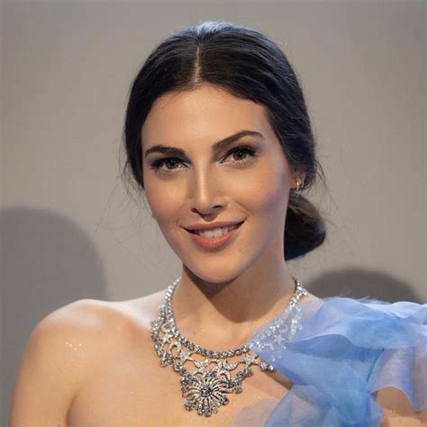 رزان جمال الدهليز قاعدة بيانات الفن العربي والفنانين