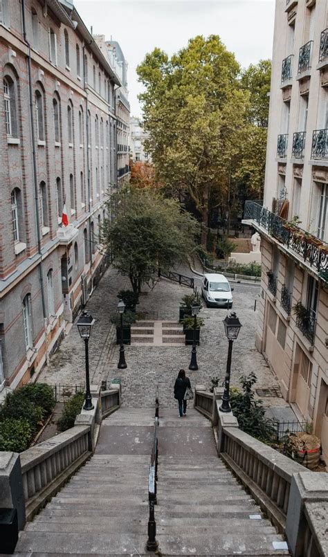 The 9 Prettiest Neighborhoods In Paris To Walk Around