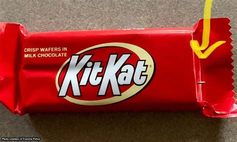 Malululon Ng Bata Karayom Tinago Sa Trick Or Treat Candy