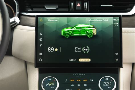 Jaguar Apresenta O F Pace Híbrido Plug In No Brasil Por R 604250