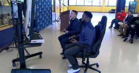 Former Packers Rb Ahman Green Named E Sports Coach At Lakeland University