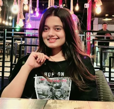 Shruti Kashyap Instagram Star Age Biography Hometown