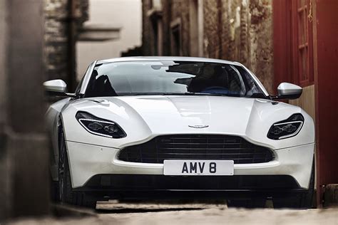 星芒v8雙渦輪增壓動力入注 《aston Martin Db11 V8》絕美身形釋放500匹豪放動力