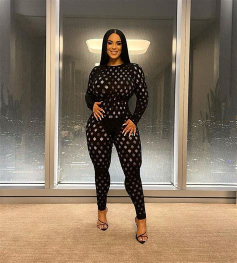 Pin By Gerrie Heida On Gemstar Beautiful African Women Curvy Woman