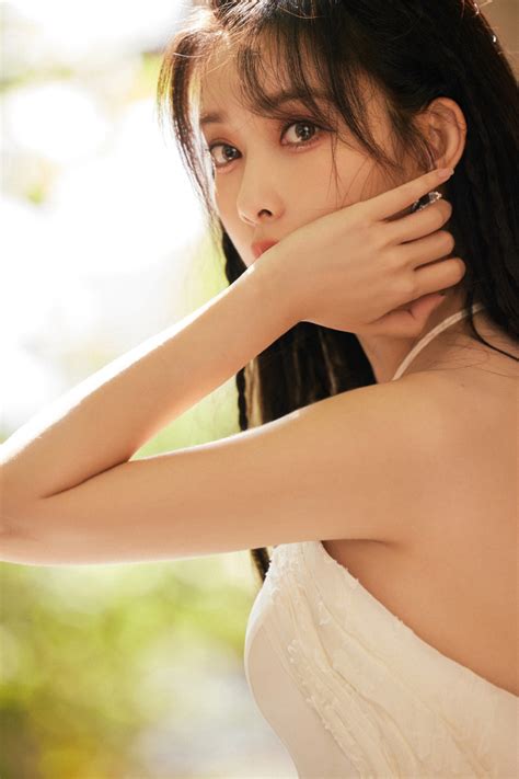 孟子义时尚写真集：倾城佳人、美艳无双