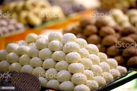 케이크 쿠키 컵 케이크 타르트 Cakepops 0명에 대한 스톡 사진 및 기타 이미지 0명 갈색 개념 Istock