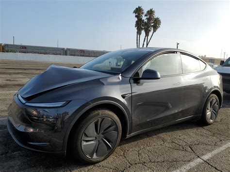 Vin 7saygdee9tf388140 Tesla Model Y 2026 Gray Free Car History