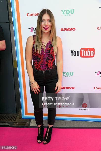 Bianca Heinicke Feet