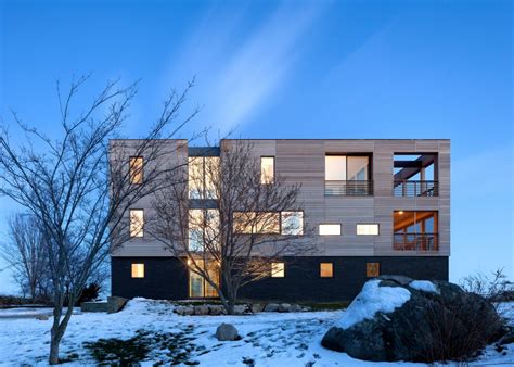 Lubrano Ciavarra Clads Rhode Island Retreat In Cedar And Rough Cut Slate