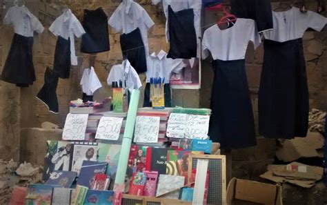 Kongo Central Rentrée Scolaire Des Commerçants Peinent à écouler Des