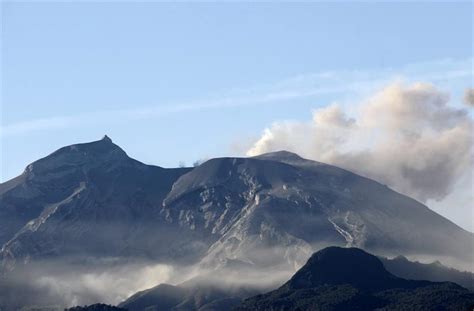 Por Cenizas Del Volcán Chileno Cancelan Vuelos Internacionales En