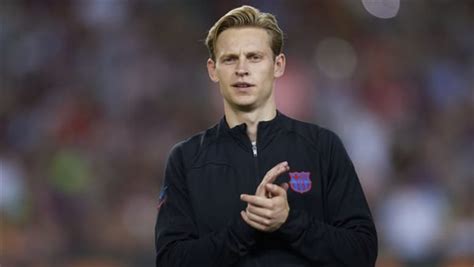 دي يونج يكشف عن موقفه من الرحيل عن برشلونة