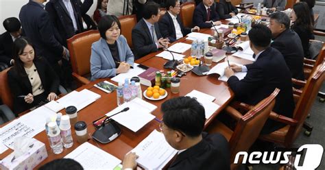 국회 환노위 최저임금 산입범위 논의 본격화16일 소위