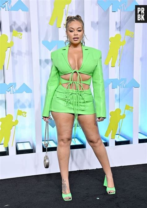Foto A Cantora Latto Exibe Seu Look No Red Carpet Do Mtv Video Music