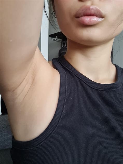 Smooth asian armpits : r/armpitvoyeur