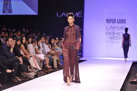Model Walk The Ramp For Nupur Kanoi Show At Lfw 2013 Day 3 In Grand