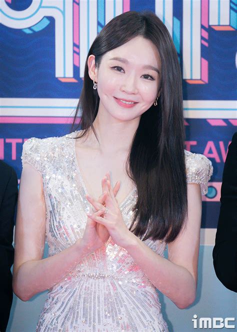 움짤 강민경 꺾이지 않는 마음의 드레스