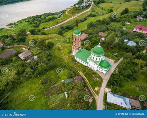 Klein Russisch Stads Luchtlandschap Stock Afbeelding Image Of Hommel