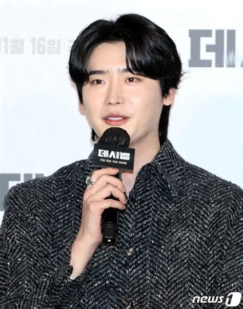 The Reason Why Lee Jong Suk Said His Appearance In Decibel” Was A Huge