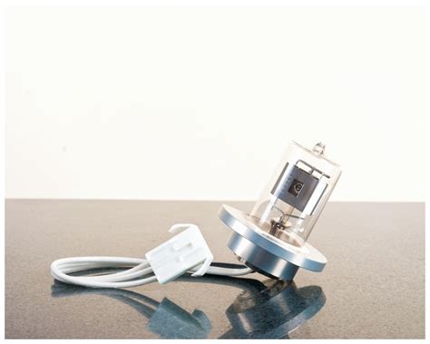 Fisherbrand Replacement Deuterium Lamp For Shimadzu UV And Visible HPLC Fisher Scientific