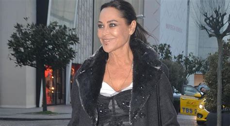 Hülya Avşarın Siyah Beyaz şıklığı Magazin Haberleri Milliyet