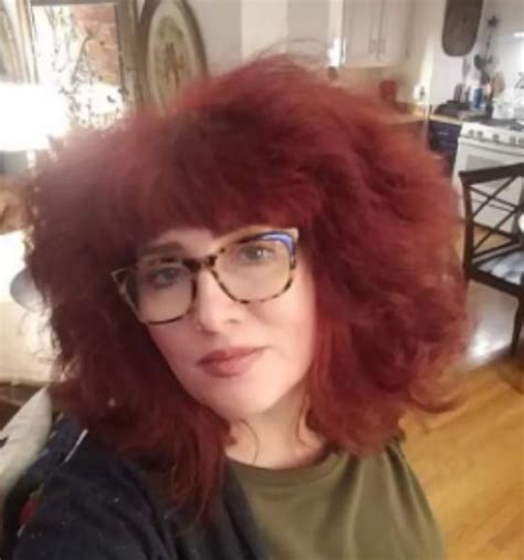 Gorgeous Amateur Cougar Scrolller