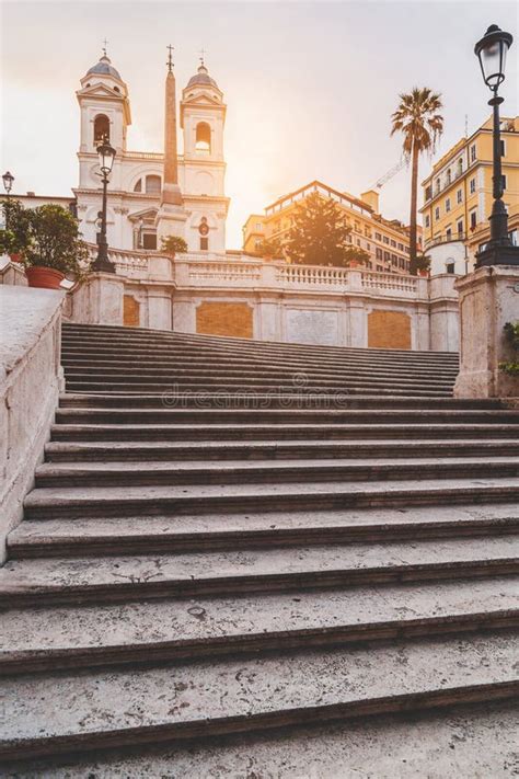Pasos Espa Oles En Piazza Di Spagna Y La Iglesia De Monti Del Dei De