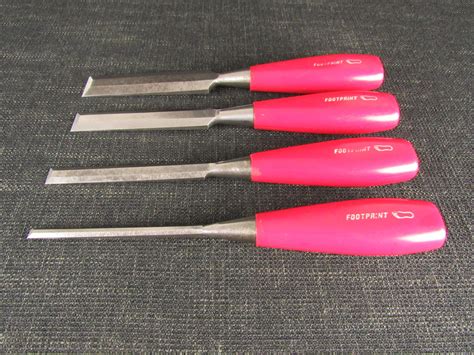 Graduated Set Of FOOTPRINT Bevel Edge Chisels SOLD