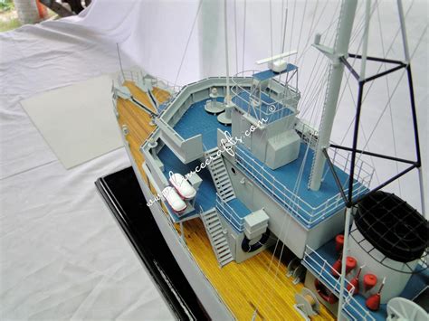 M909 Francoise Bovesse Agile Class Minesweeper Mahogany Wooden