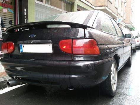eskufrenu se vende ford escort xri 1 8i 16v