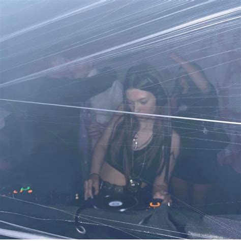 Neev · Artist Profile