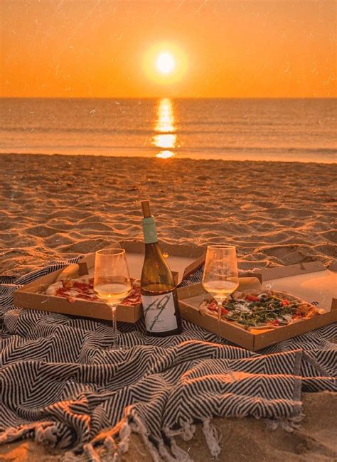 Dreaming Of Summer 🧡 Romantic Beach Picnic Romantic Picnics Picnic Inspiration