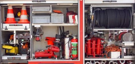 أدوات رجل الاطفاء موضوع