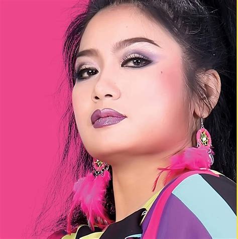 ရှင်နော် ရှင်ရယ်🩵 ချစ်စုစံ စိမ့်နေခြည်တူမ Chit Su San Facebook